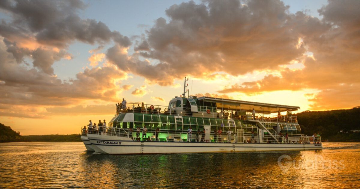 Passeio Kattamaram II + Jantar no Pôr do Sol